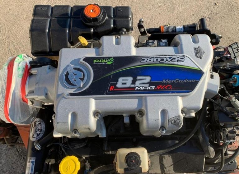 On Sale MerCruiser 8.2 MAG HO SEACORE 430 Hp Engine - Central Engines